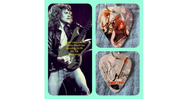 Alan Lancaster Quo Double Sided Tribute Plectrum Keyring